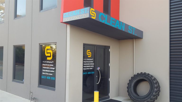 Shops and factories sign writing | Signwriter Mornington , Frankston ...